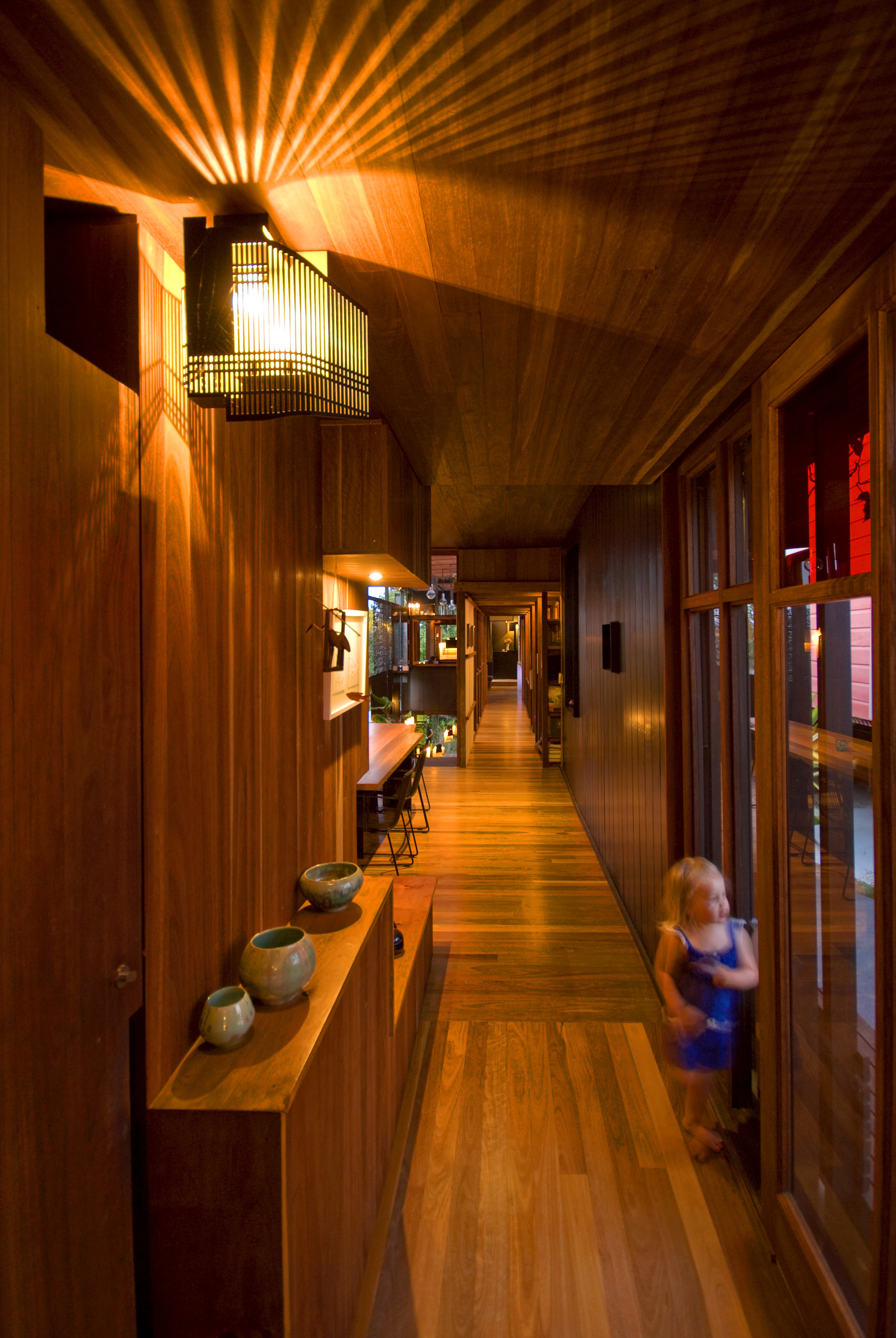Gallery of The Left-Over-Space House / Cox Rayner Architects - 8