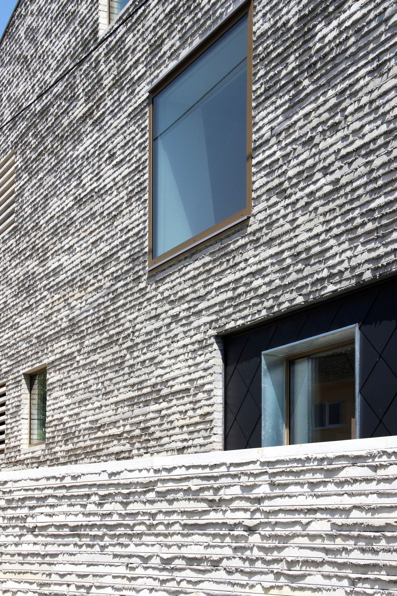 Gallery of WALL HOUSE / AND’ROL - 9