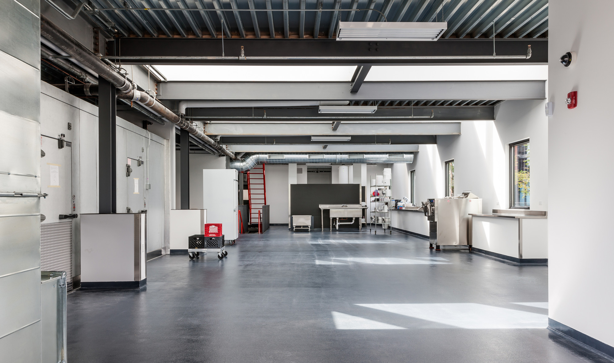 Gallery of Izzy’s Ice Cream Kitchen & Retail Shop / Salmela Architect - 27