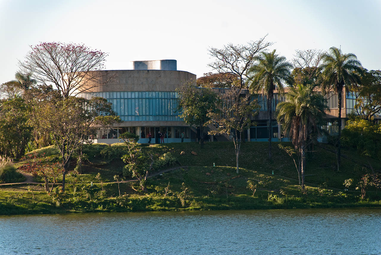 Galeria de Clássicos da Arquitetura: Cassino da Pampulha / Oscar ...