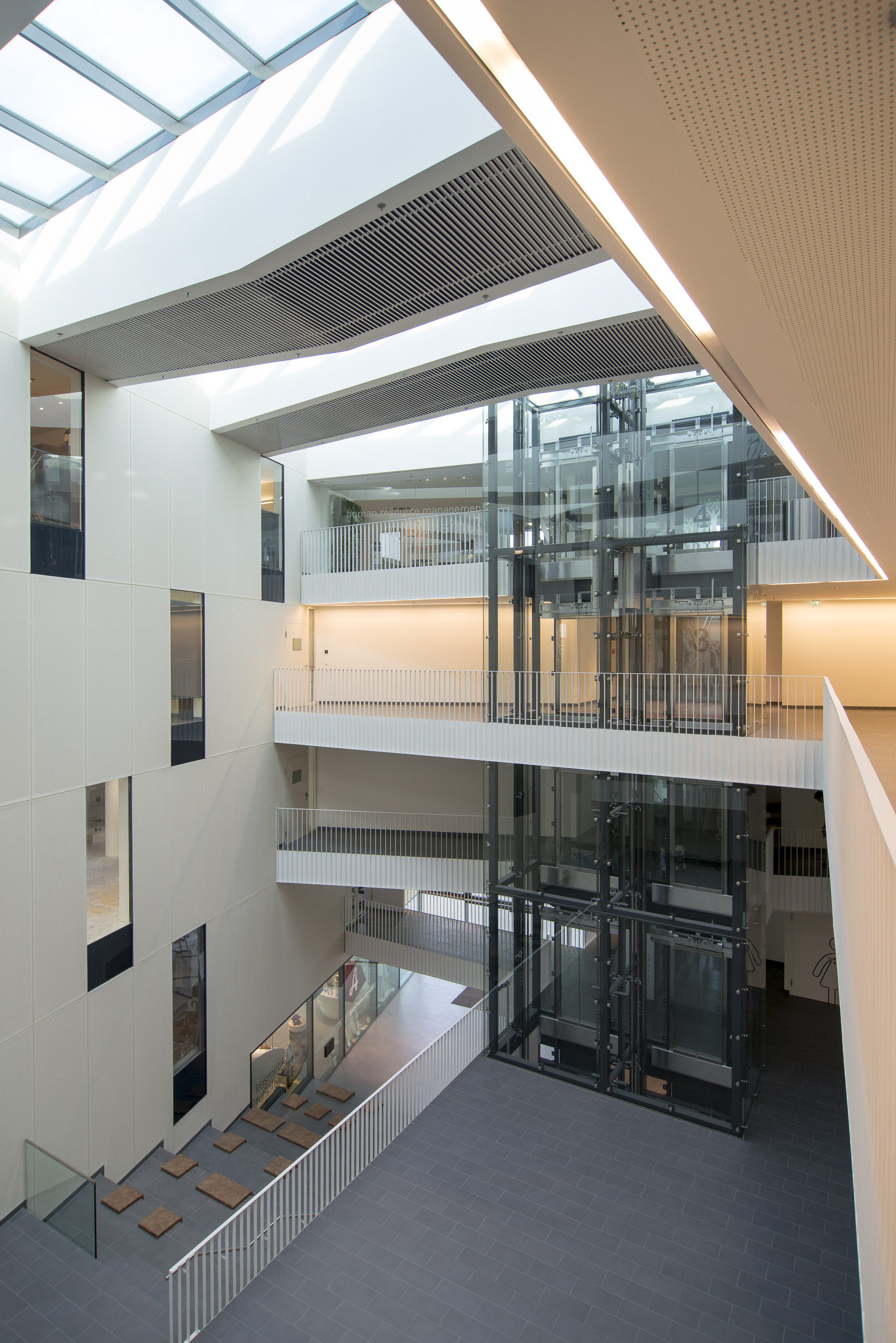 Gallery of Atrium Amras / Zechner & Zechner - 24