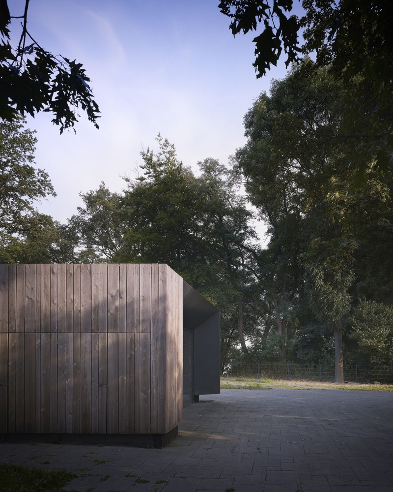 Gallery of CMYK House / MCKNHM Architects - 7