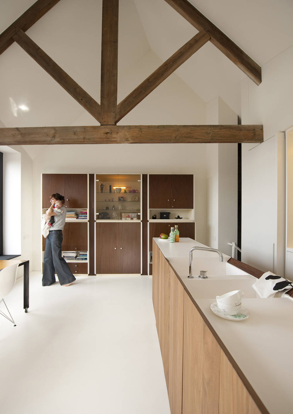 Gallery of Feast Your Eyes On These Stunning Kitchens - 7
