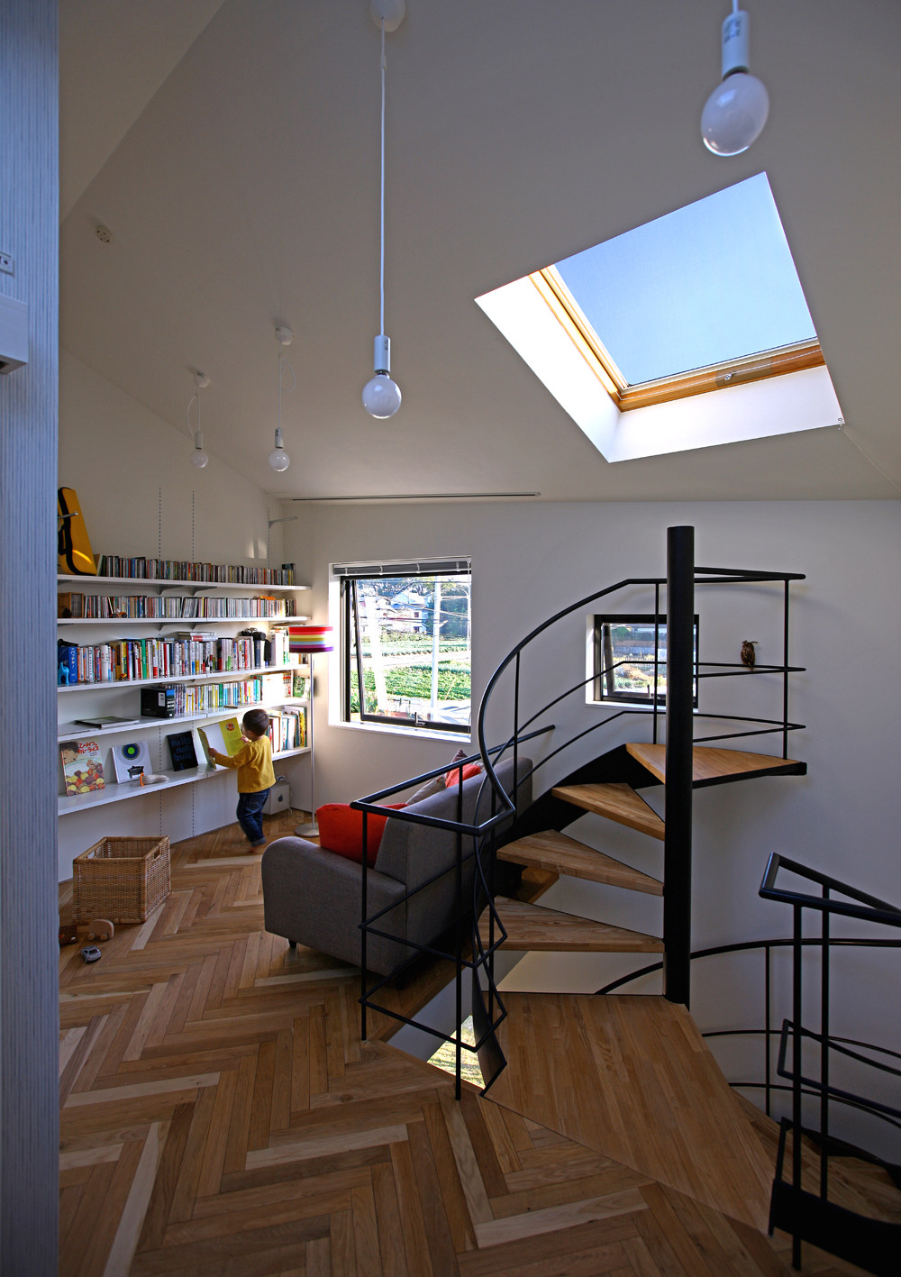 Gallery of House in Oiso / Atelier HAKO Architects - 6