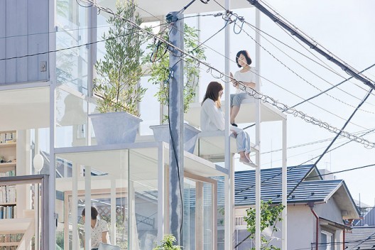 Inside Japan's "Crazy" Housing | ArchDaily