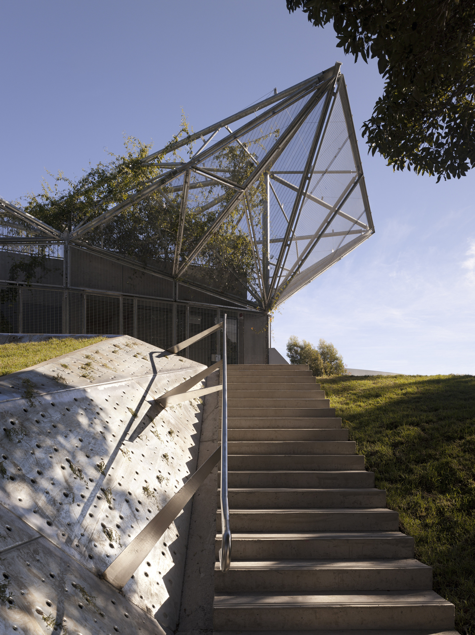 Gallery of Waterloo Youth Center / Collins and Turner - 12