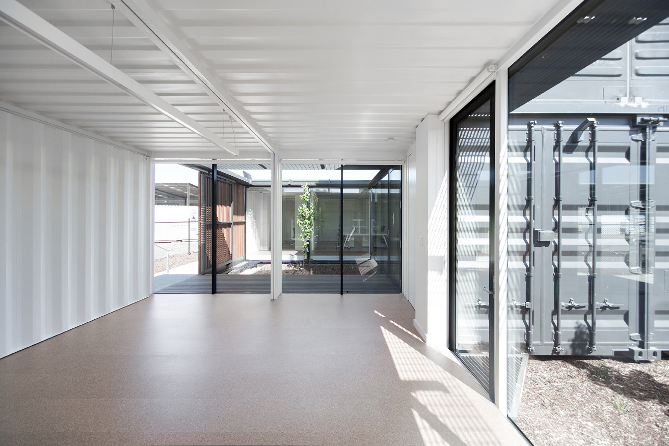 Galeria de Sede Royal Wolf Containers / Room11 - 16