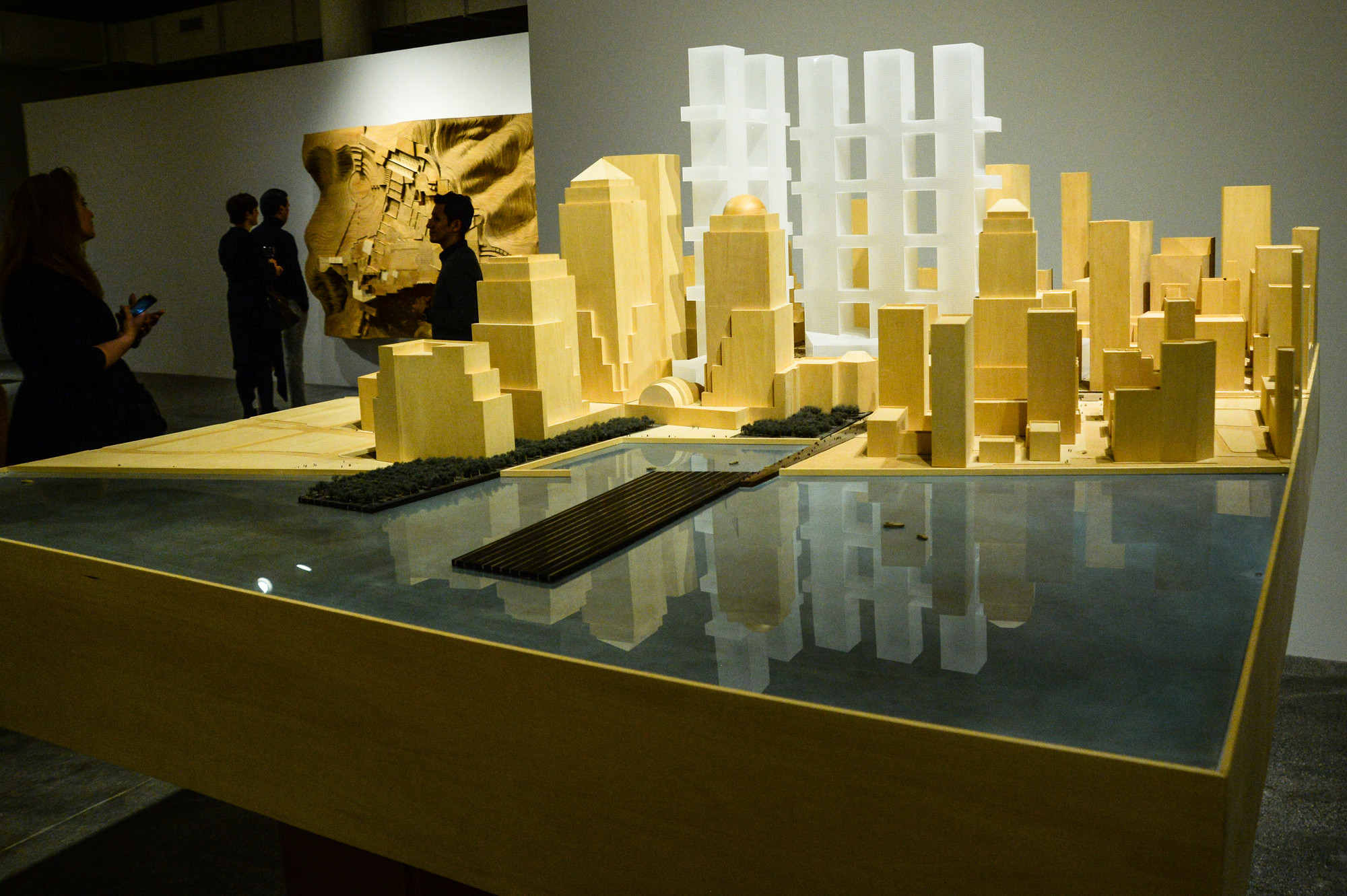 Gallery of Richard Meier Model Museum Opens at Mana Contemporary - 9