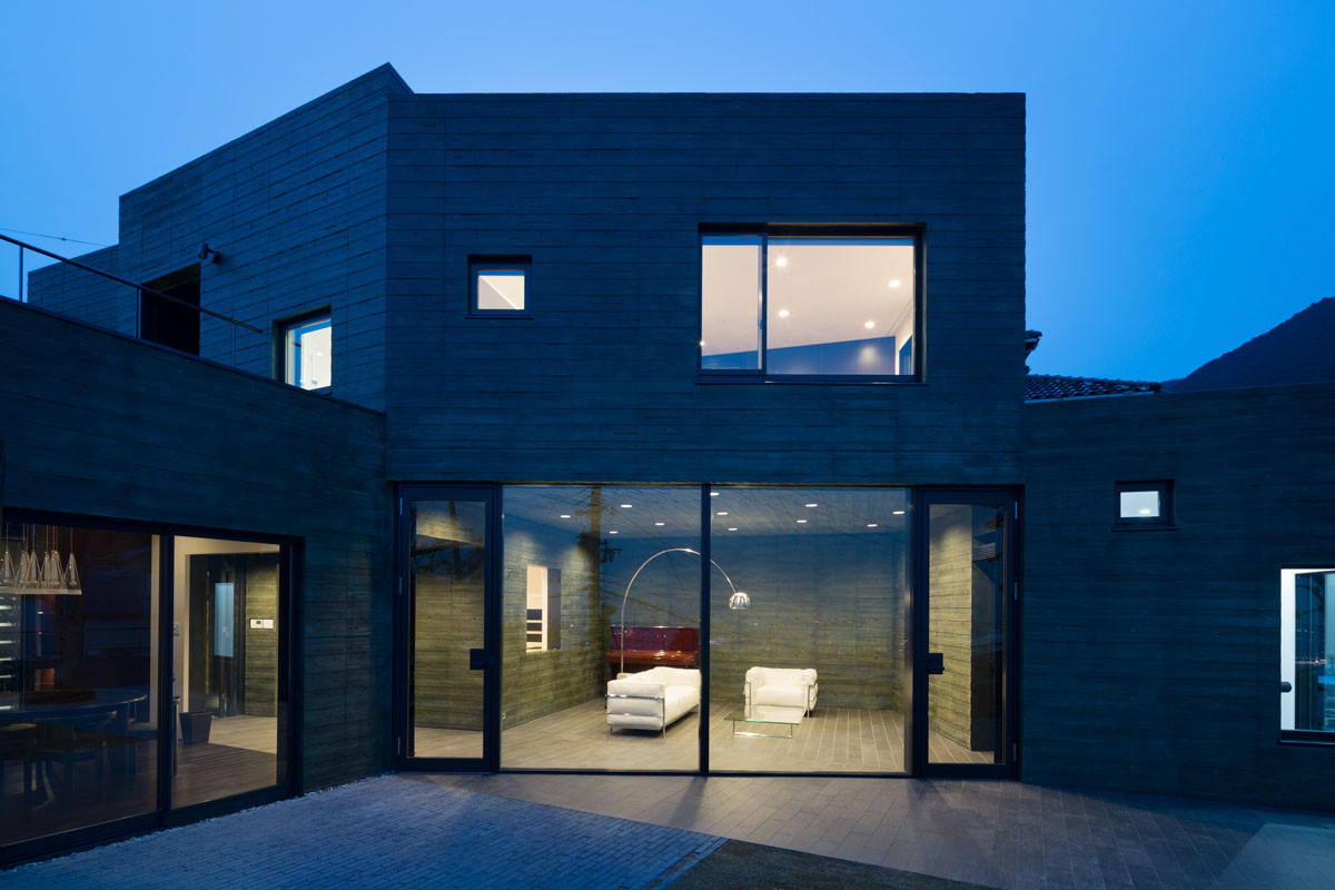 Gallery of Ishikiri House / SUGAWARADAISUKE Architects - 21