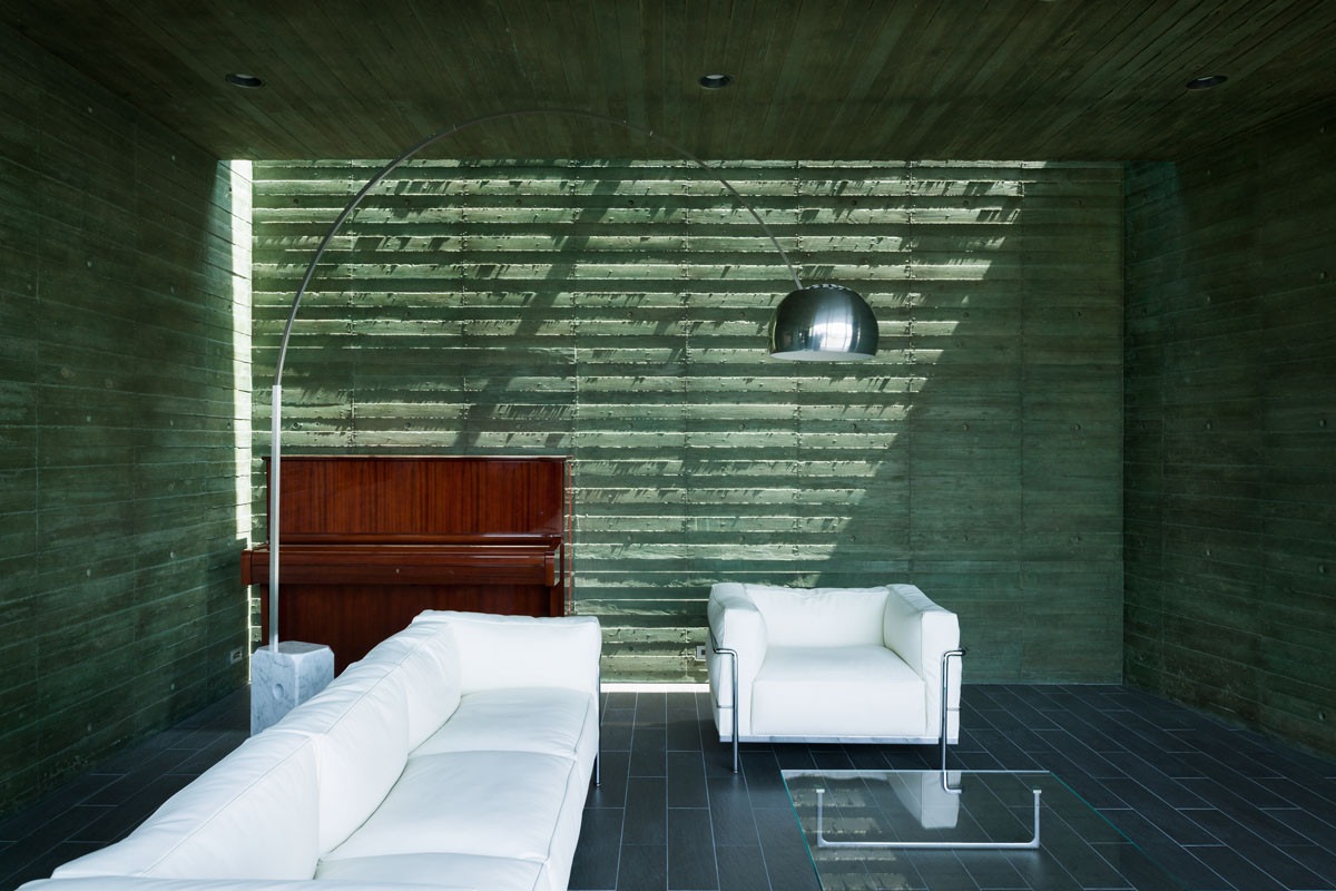 Gallery of Ishikiri House / SUGAWARADAISUKE Architects - 25
