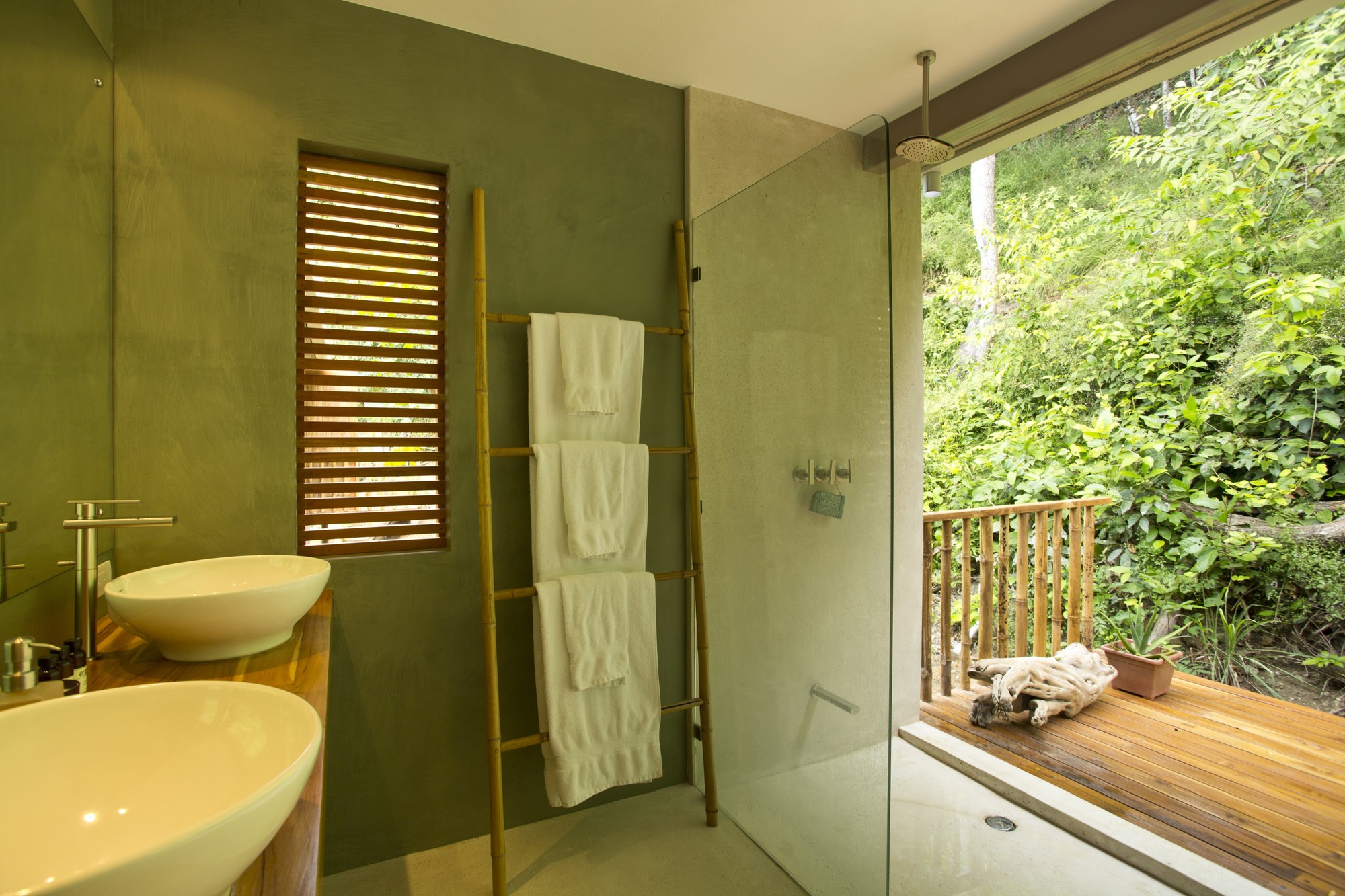 Galería de Casa Flotanta / Benjamin Garcia Saxe Architecture - 10