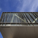 UC Lab School – Earl Shapiro Hall / Valerio Dewalt Train Associates ...
