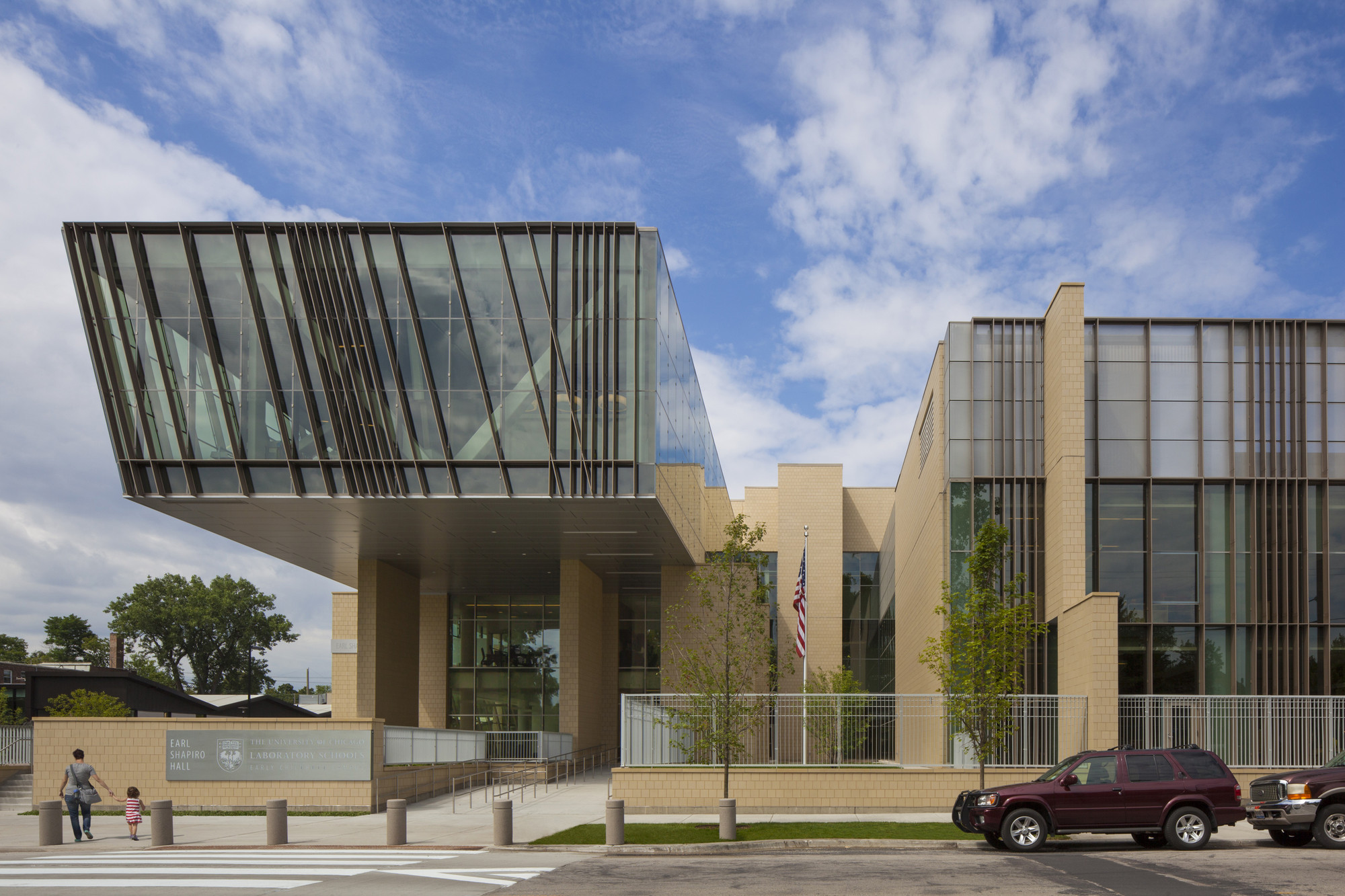 Gallery of UC Lab School – Earl Shapiro Hall / Valerio Dewalt Train ...