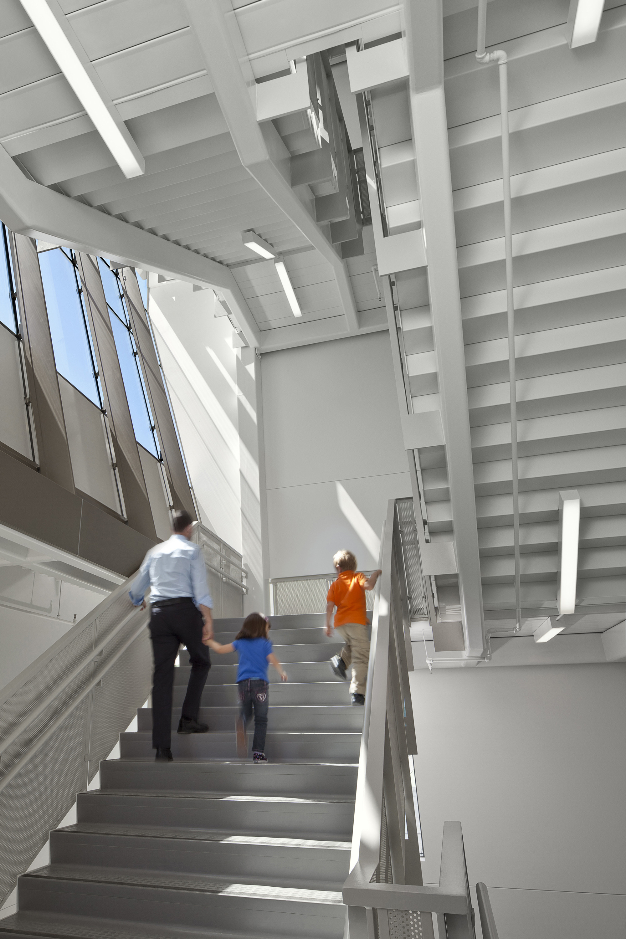 Gallery of UC Lab School – Earl Shapiro Hall / Valerio Dewalt Train ...