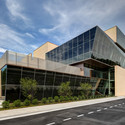 UC Lab School – Earl Shapiro Hall / Valerio Dewalt Train Associates ...