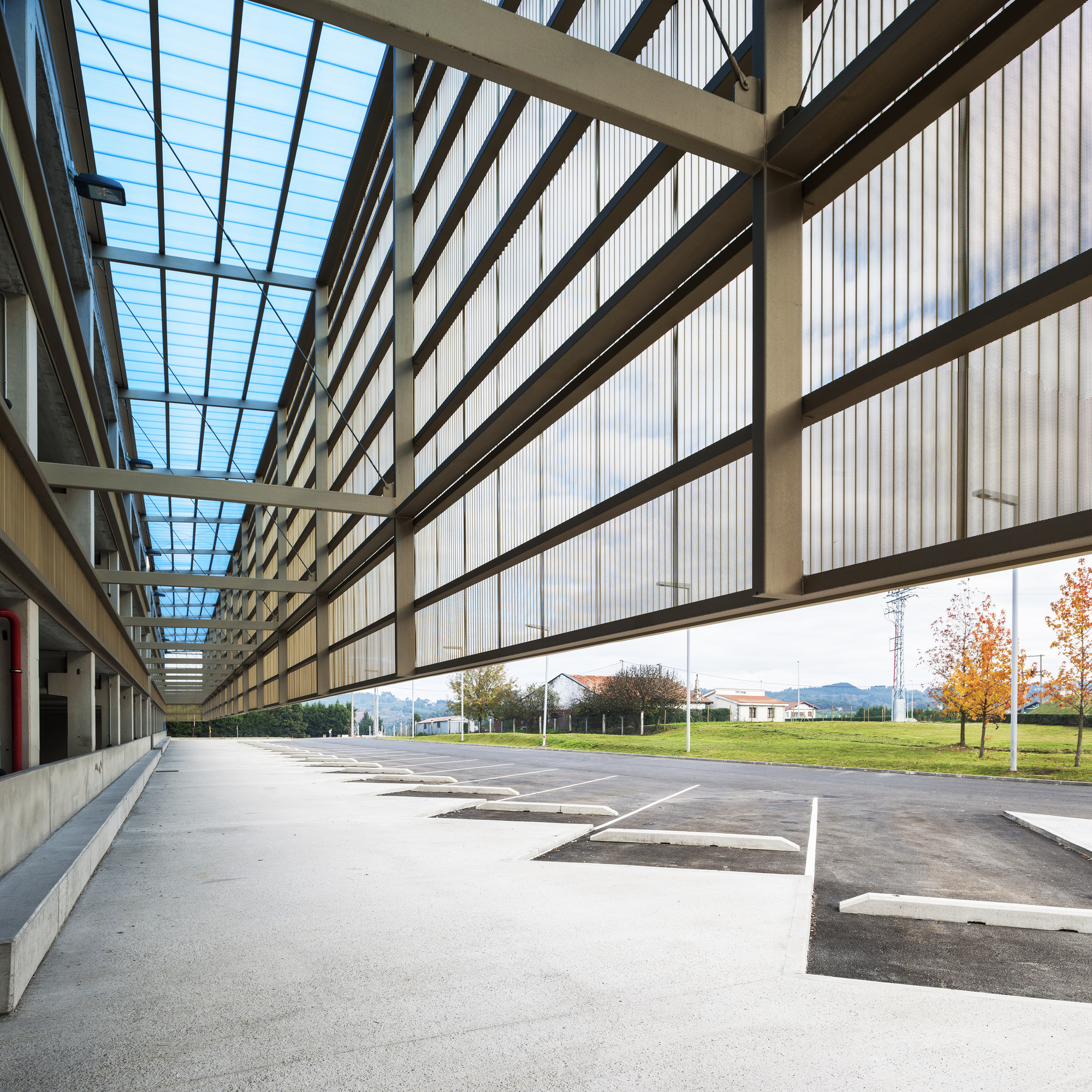 Galería de Edificio de Aparcamientos / JAAM sociedad de arquitectura - 3