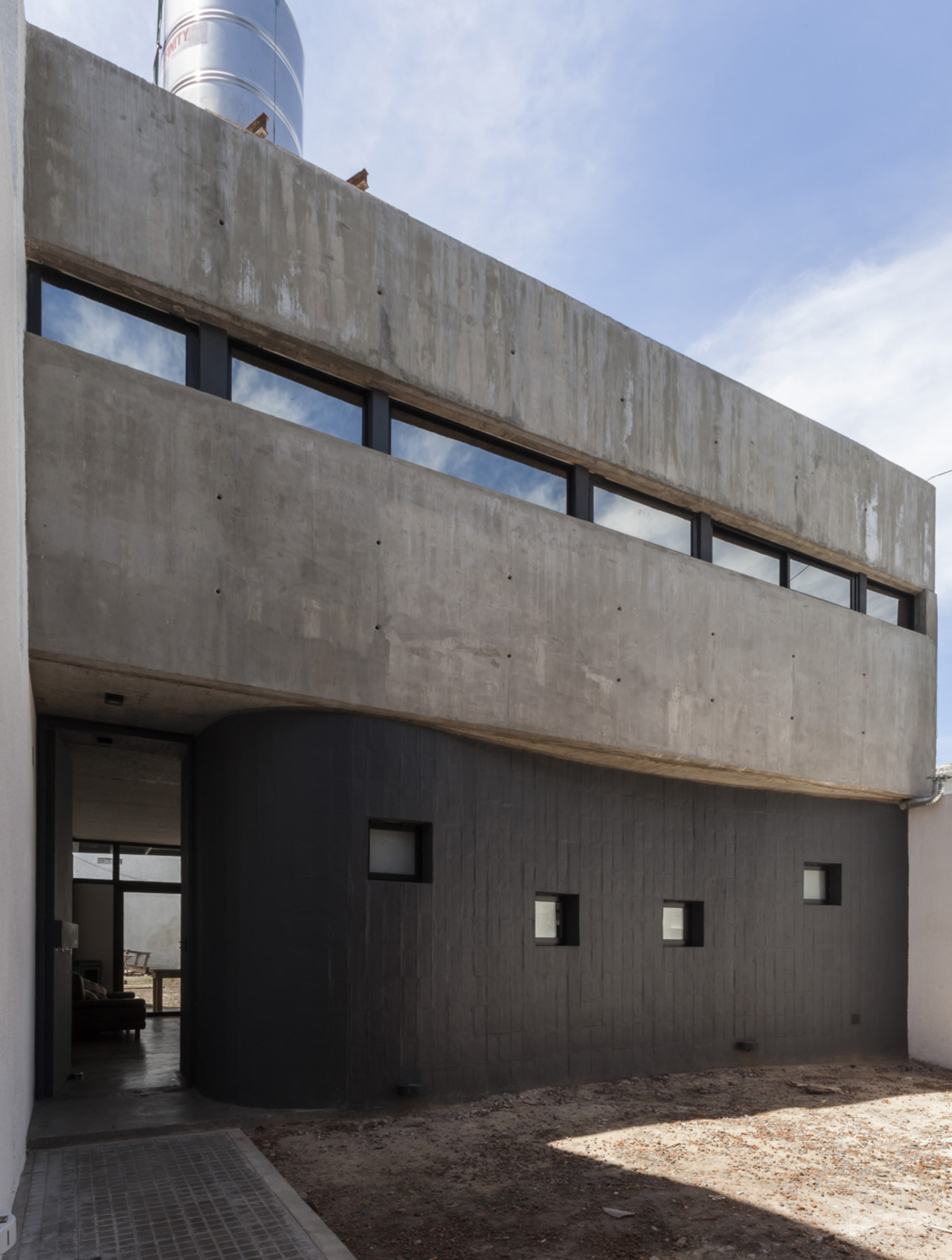 Gallery of Office & House Luna / Hitzig Militello Arquitectos - 20