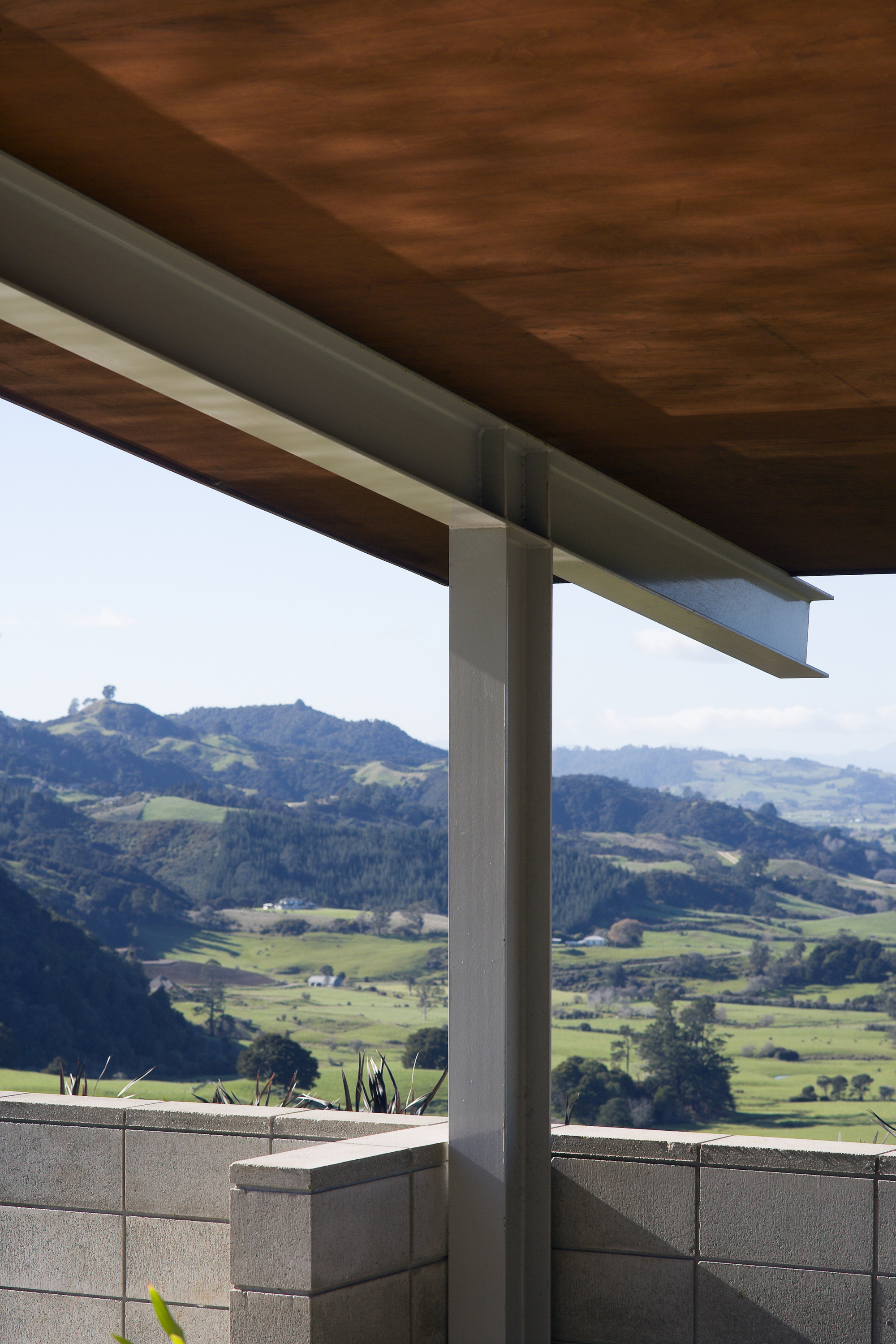 Gallery of Foothills House / Strachan Group Architects - 6