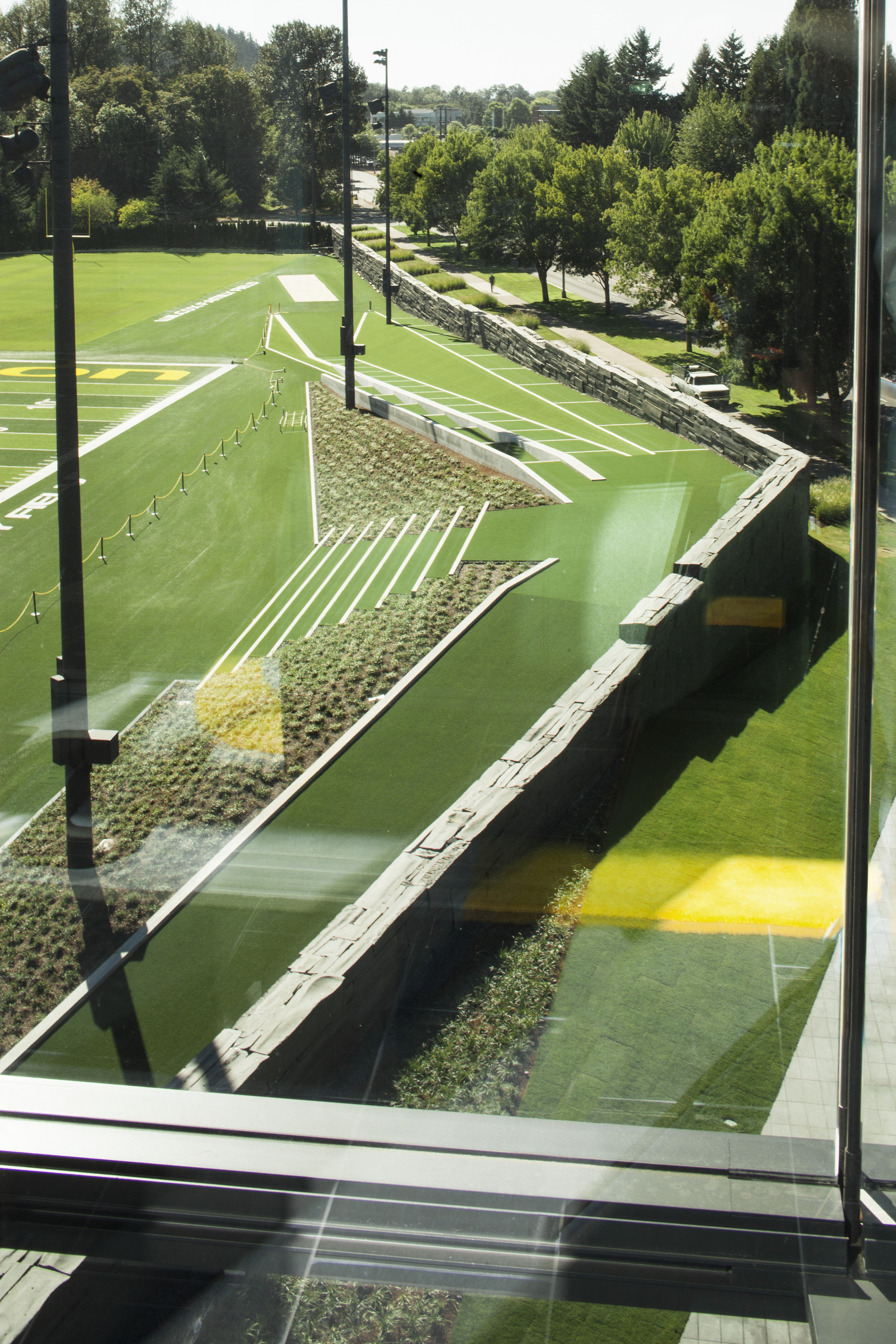 Gallery of University of Oregon Hatfield-Dowlin Complex / ZGF ...