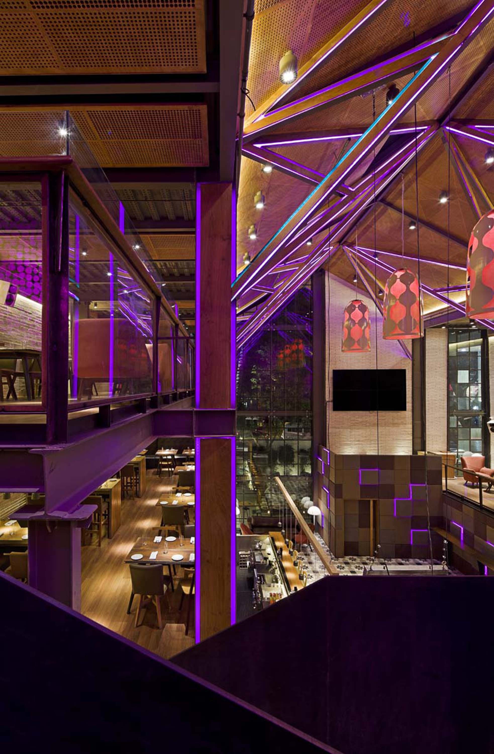 Gallery of Loft 38 / Khosla Associates - 11