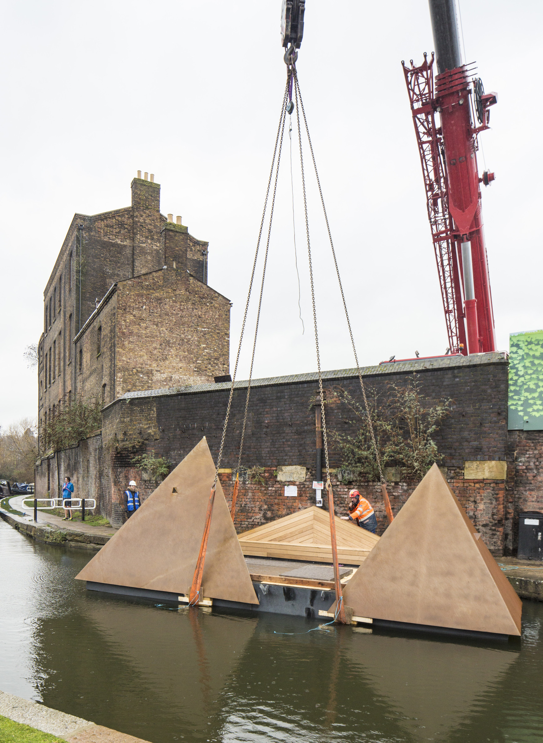 Gallery of AOR Unveils Floating Platform for the London Wildlife Trust - 10