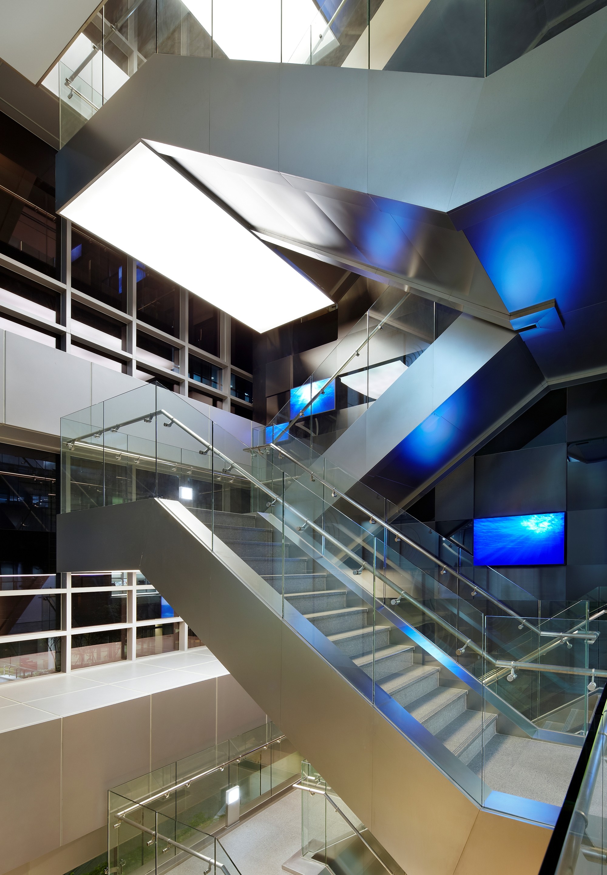 Gallery of Solid Technology Headquarters / WeeAssociates - 4