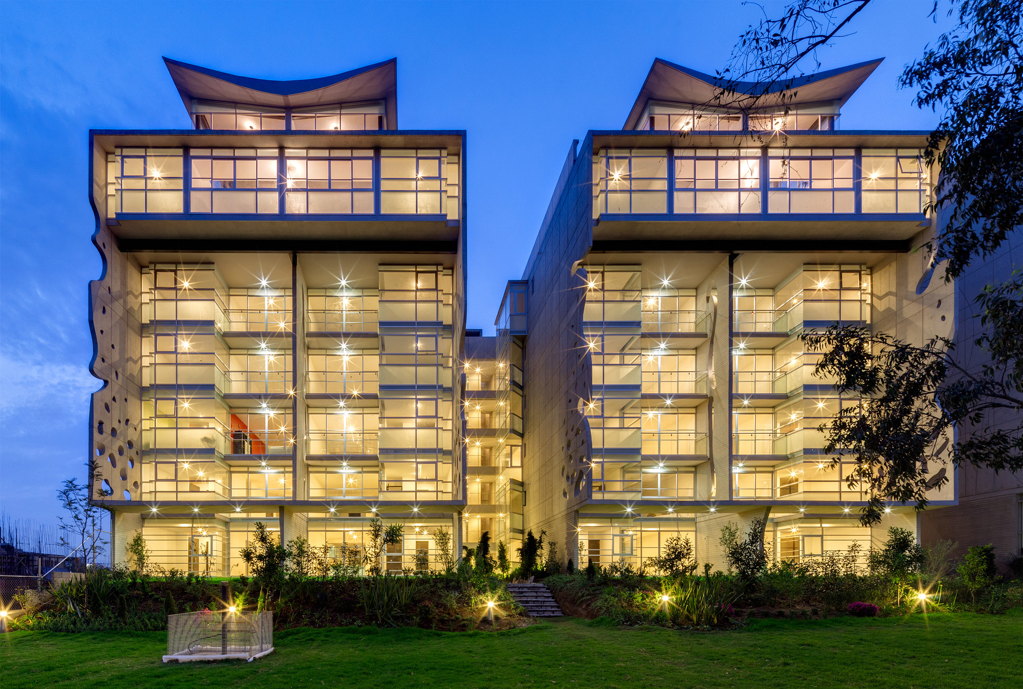 Galería de Conjunto de Edificios Natura / ARCHETONIC - 6