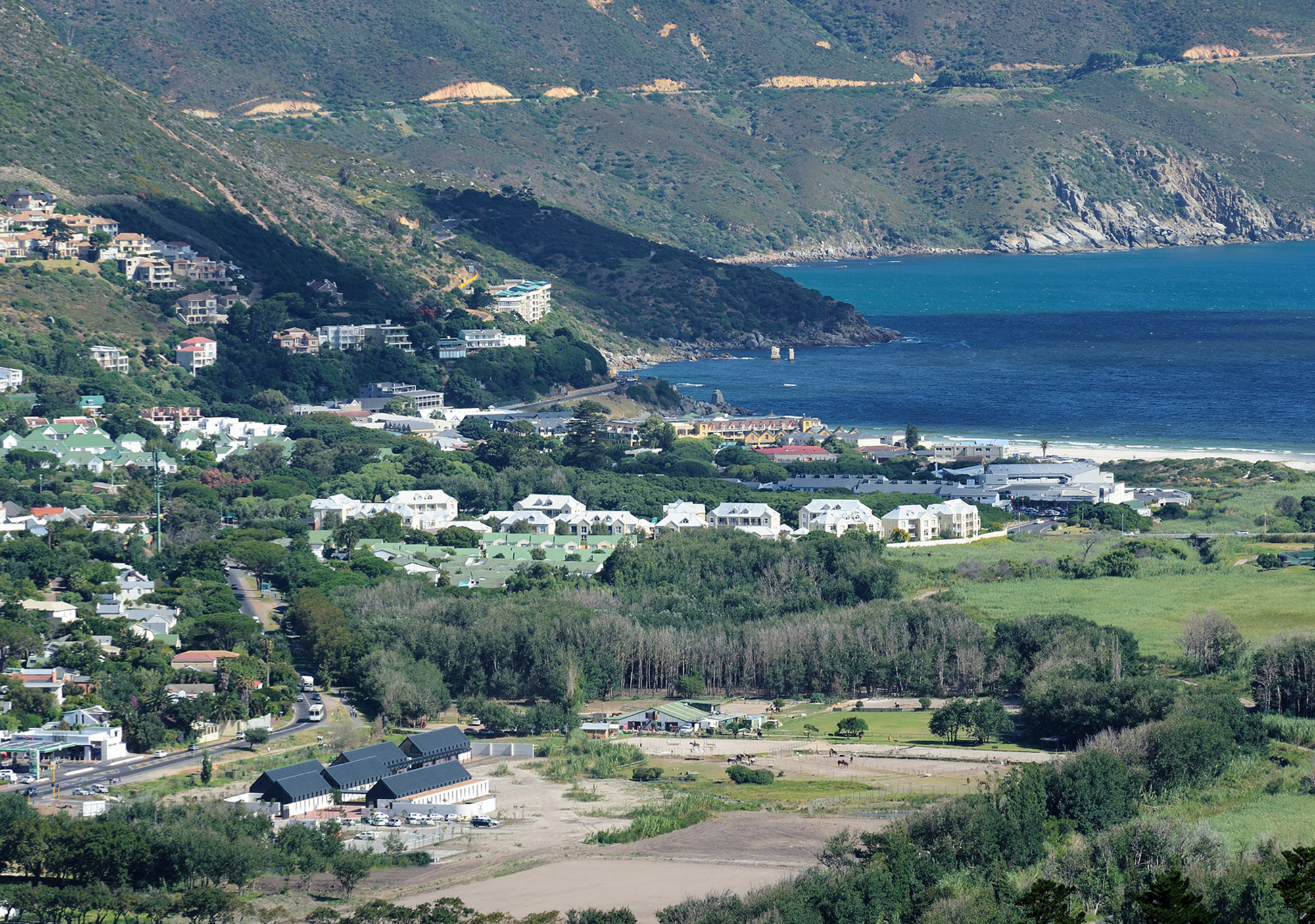 Gallery of The International School of Hout Bay / Luis Mira Architects ...