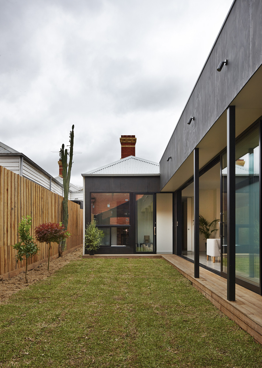 Gallery of Engawa House / BLOXAS - 14