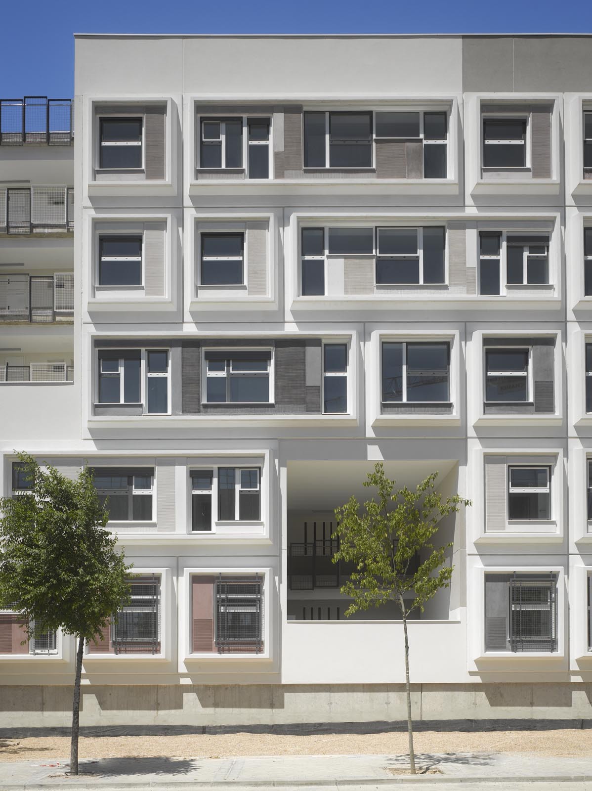 Gallery of Barajas Social Housing Blocks / EMBT - 7