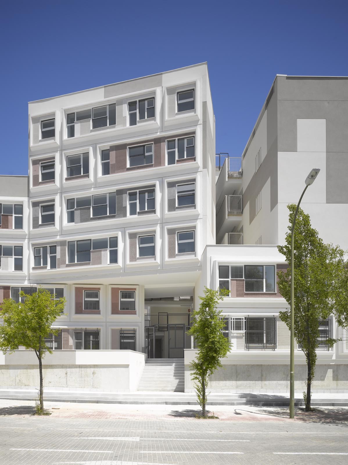 Gallery of Barajas Social Housing Blocks / EMBT - 7