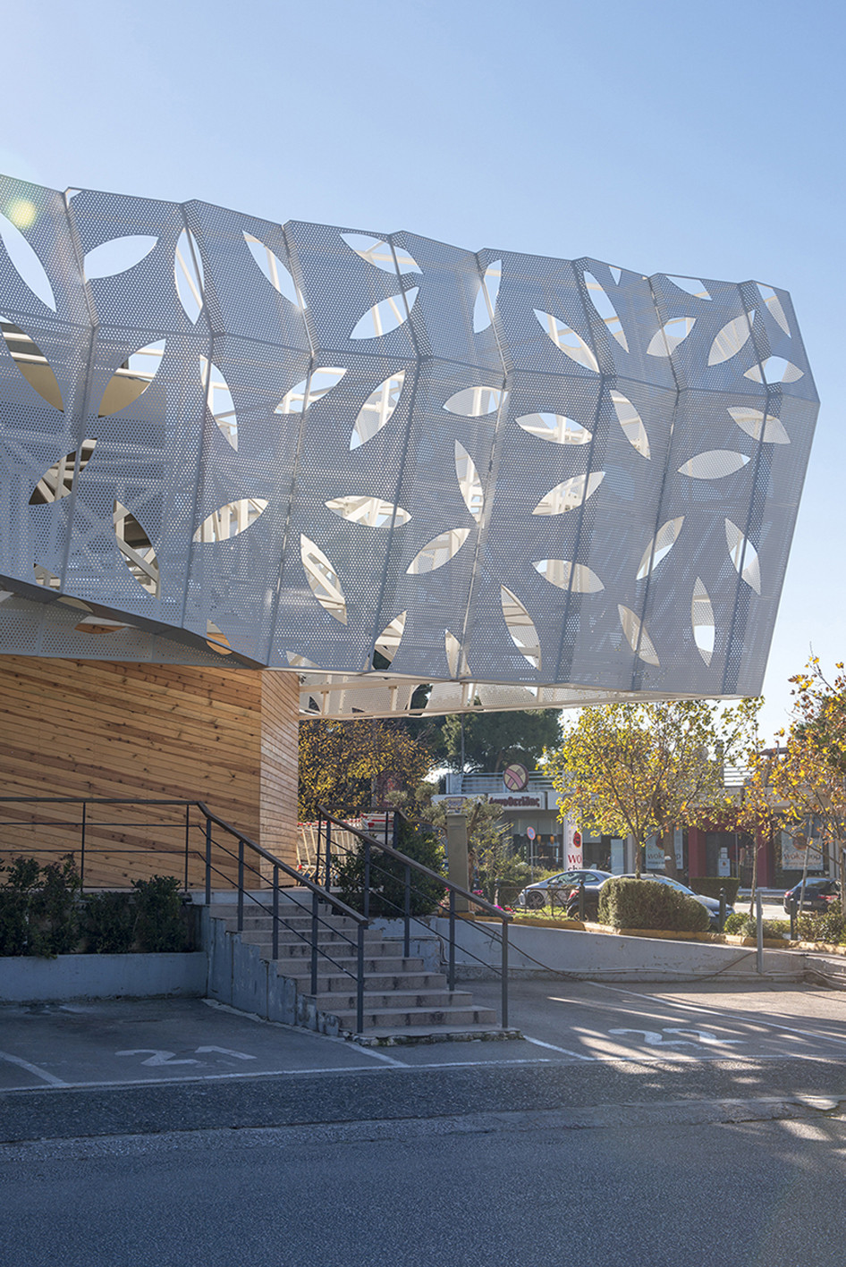 Gallery of Supermarket in Athens / KLab architecture - 13