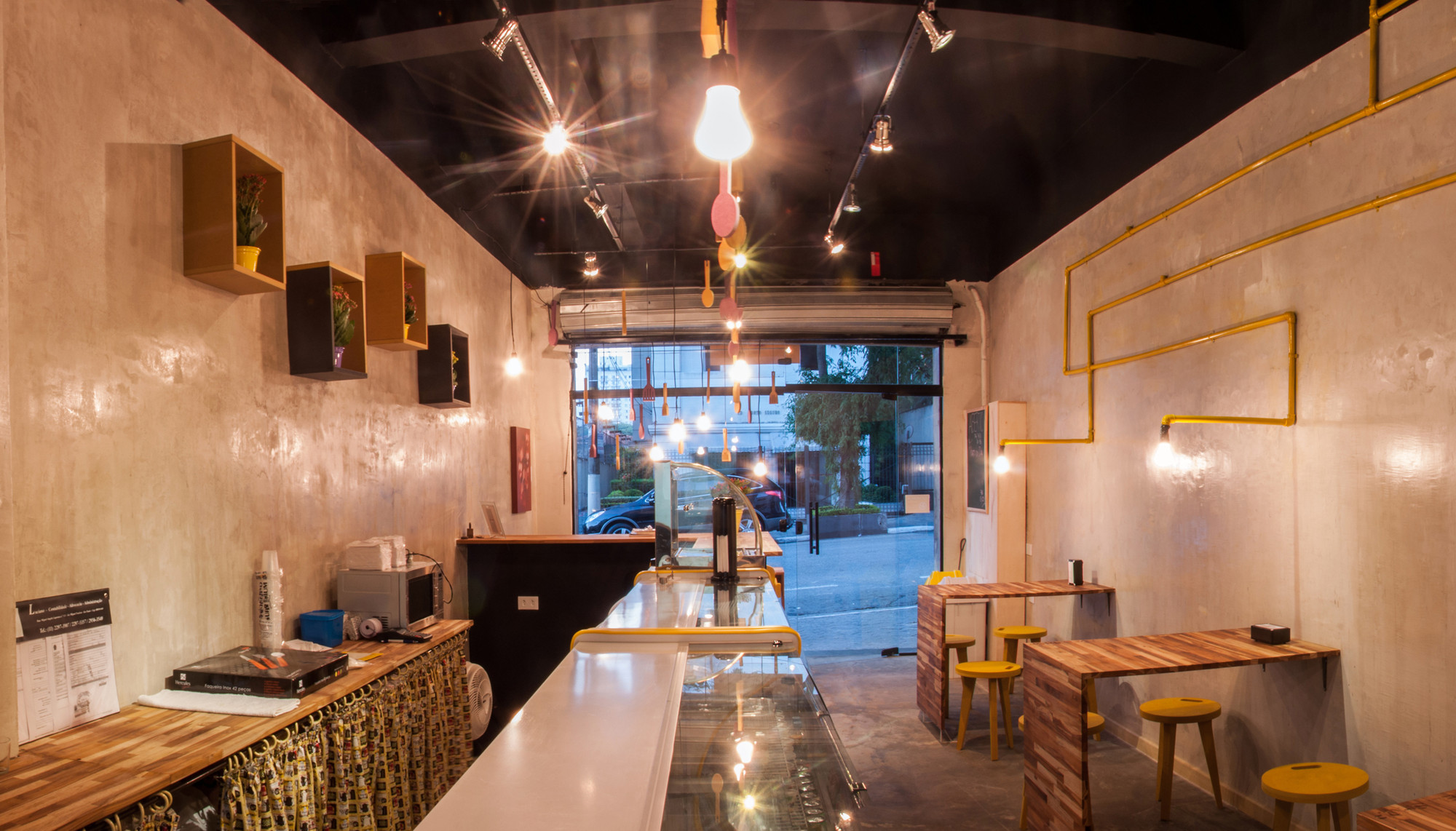 Galeria de Deli Shop / STUDIO DLUX - 4