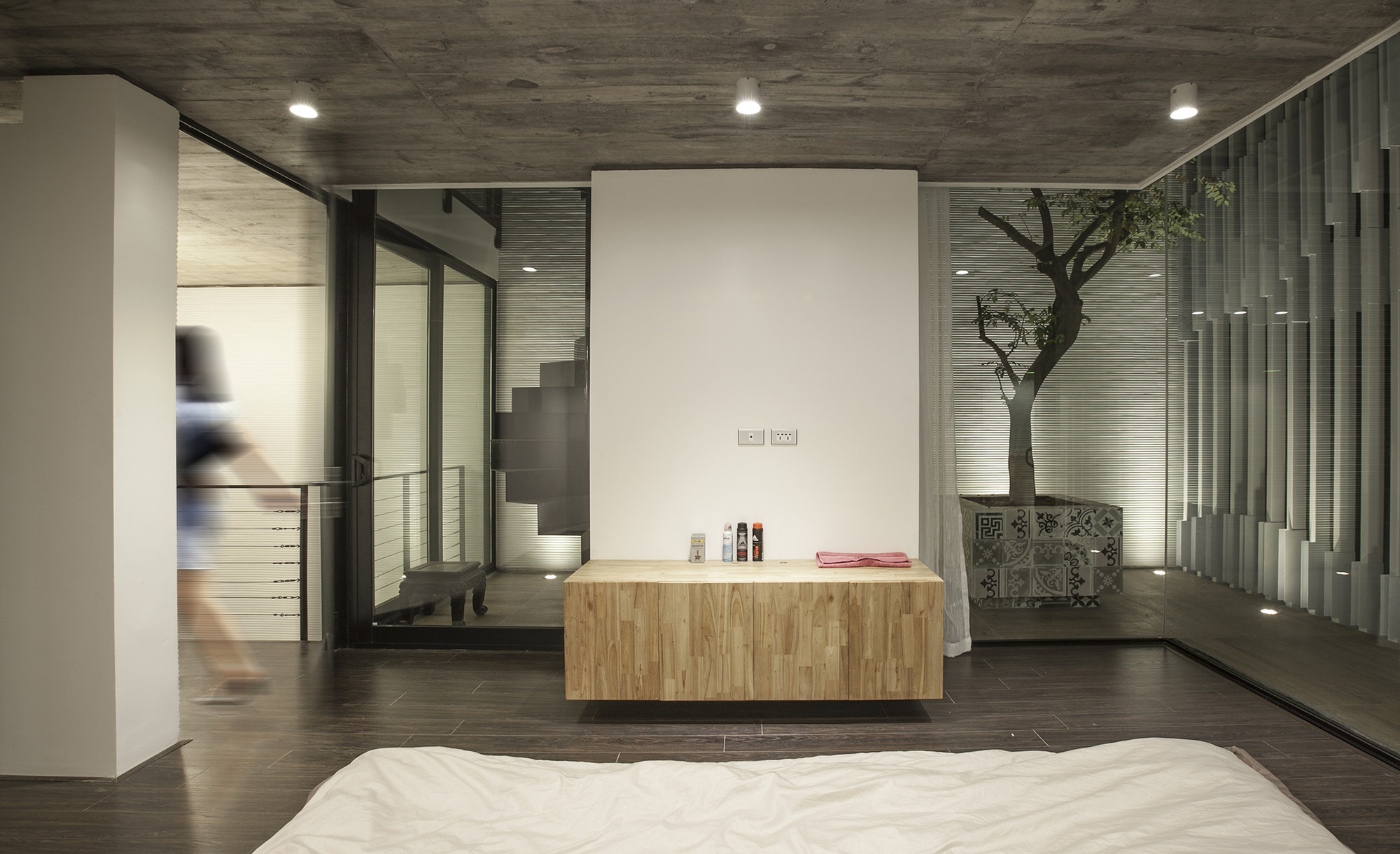 Gallery of 7x18 House / AHL architects associates - 40