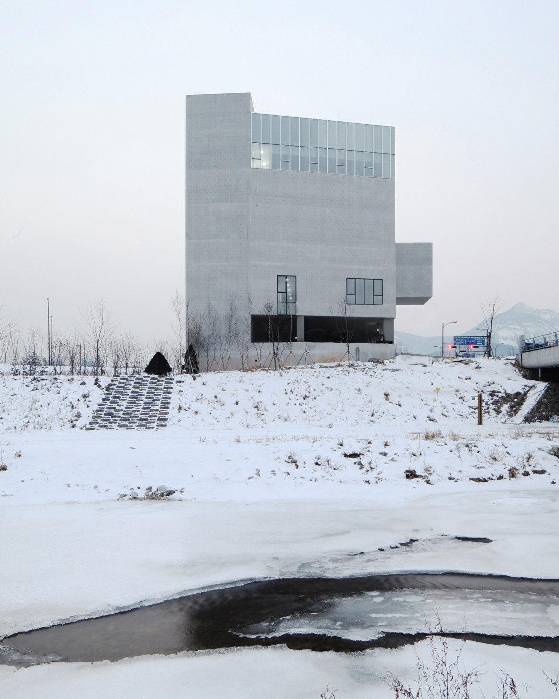 Gallery of RW Concrete Church / NAMELESS Architecture - 9