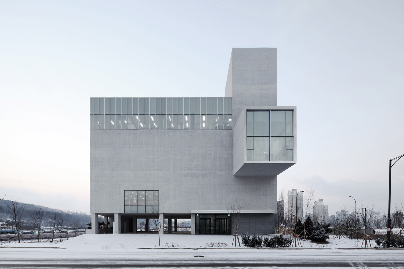 Gallery of RW Concrete Church / NAMELESS Architecture - 10