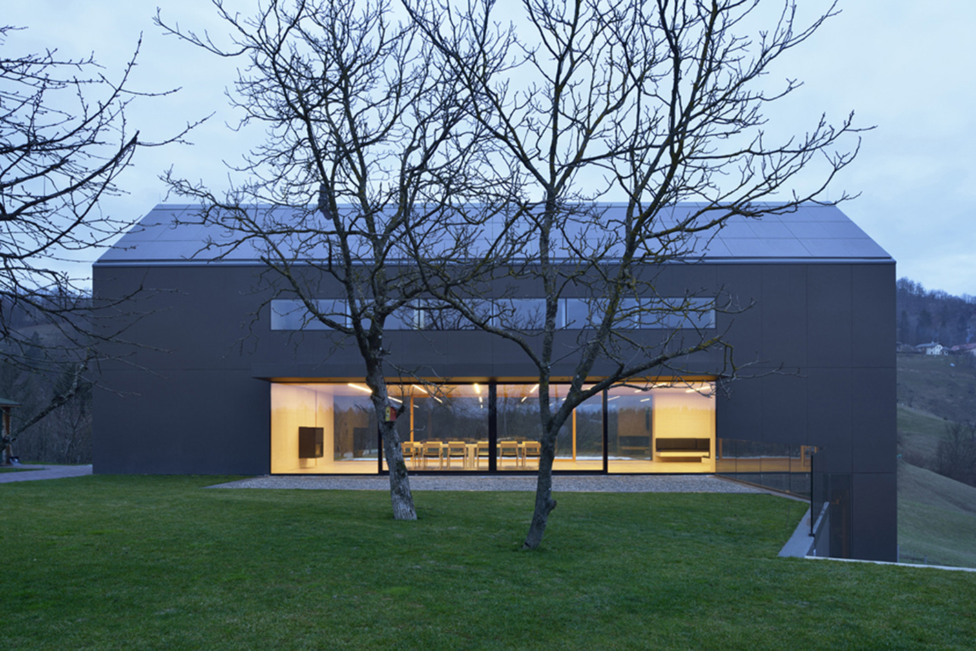 Gallery of The Black Barn / Arhitektura d.o.o. - 6