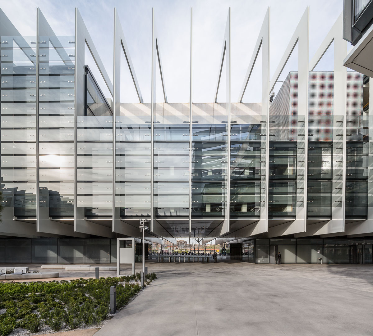 Gallery of Campus Repsol / Rafael de La-Hoz - 20