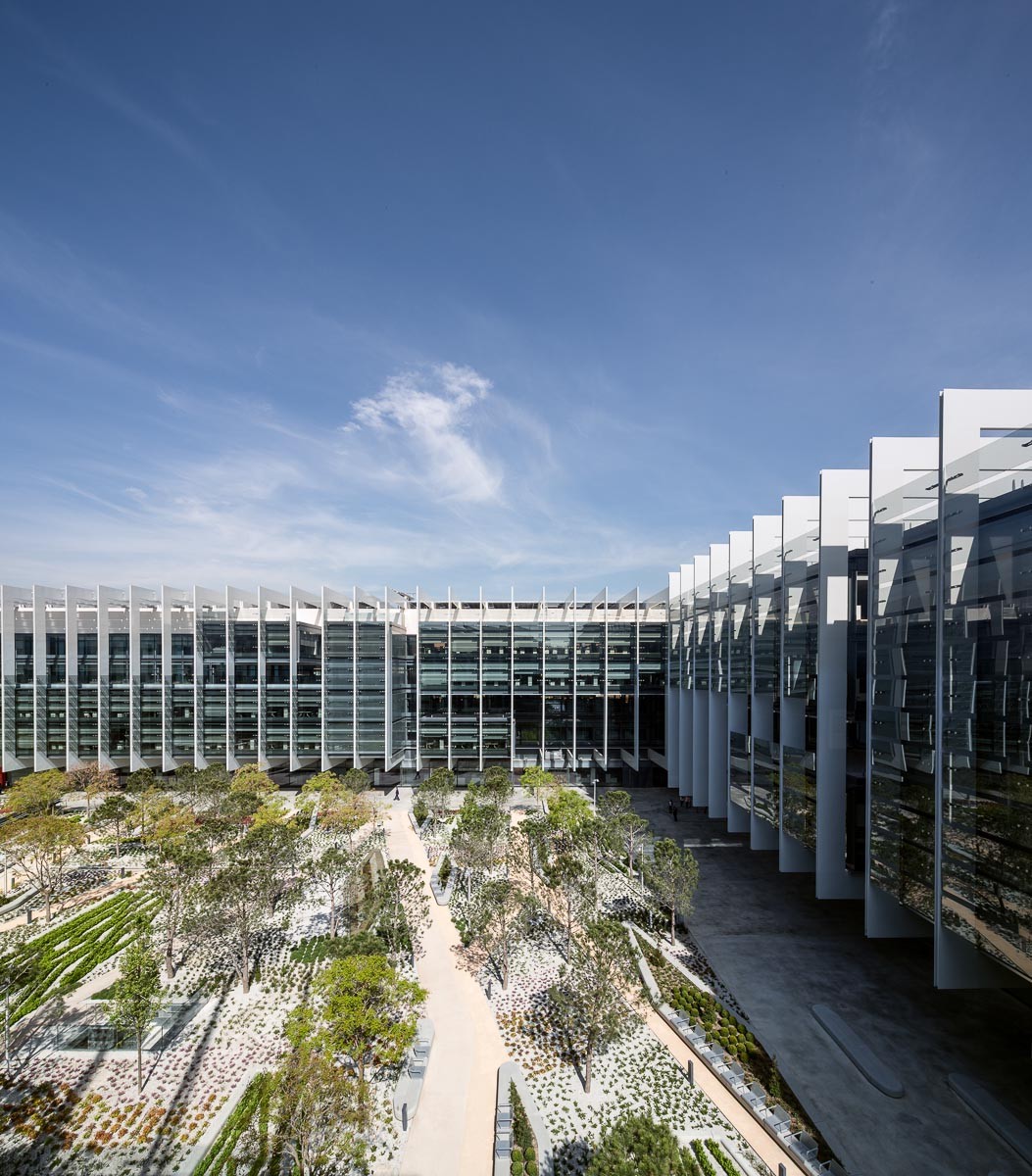 Gallery of Campus Repsol / Rafael de La-Hoz - 31