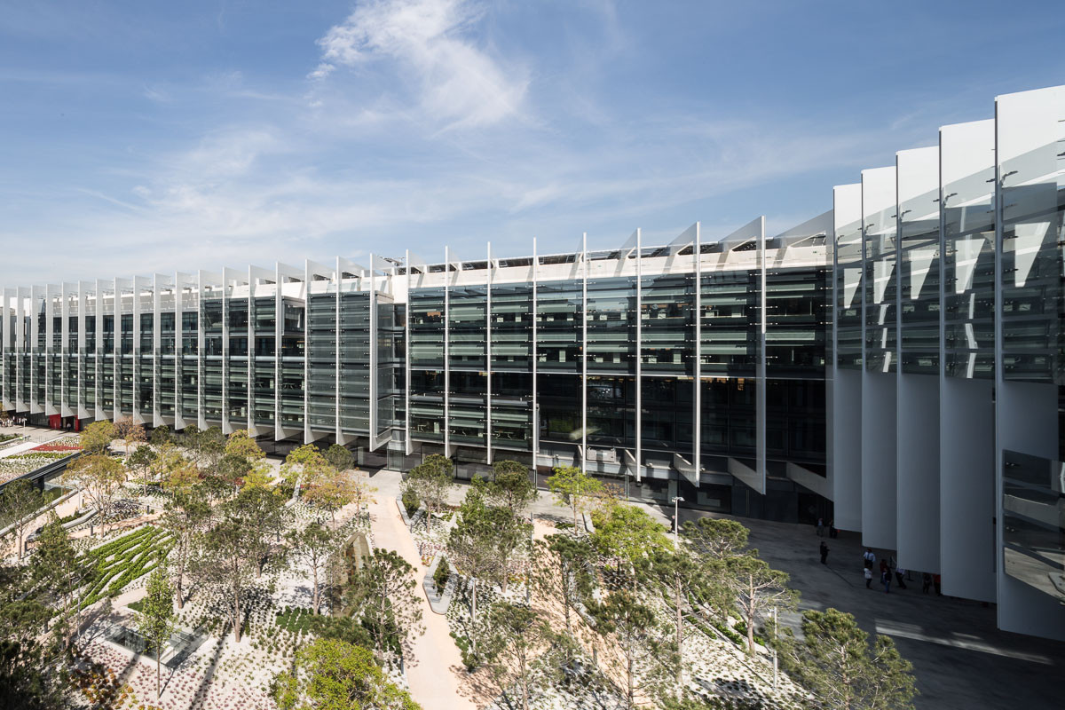 Gallery of Campus Repsol / Rafael de La-Hoz - 29