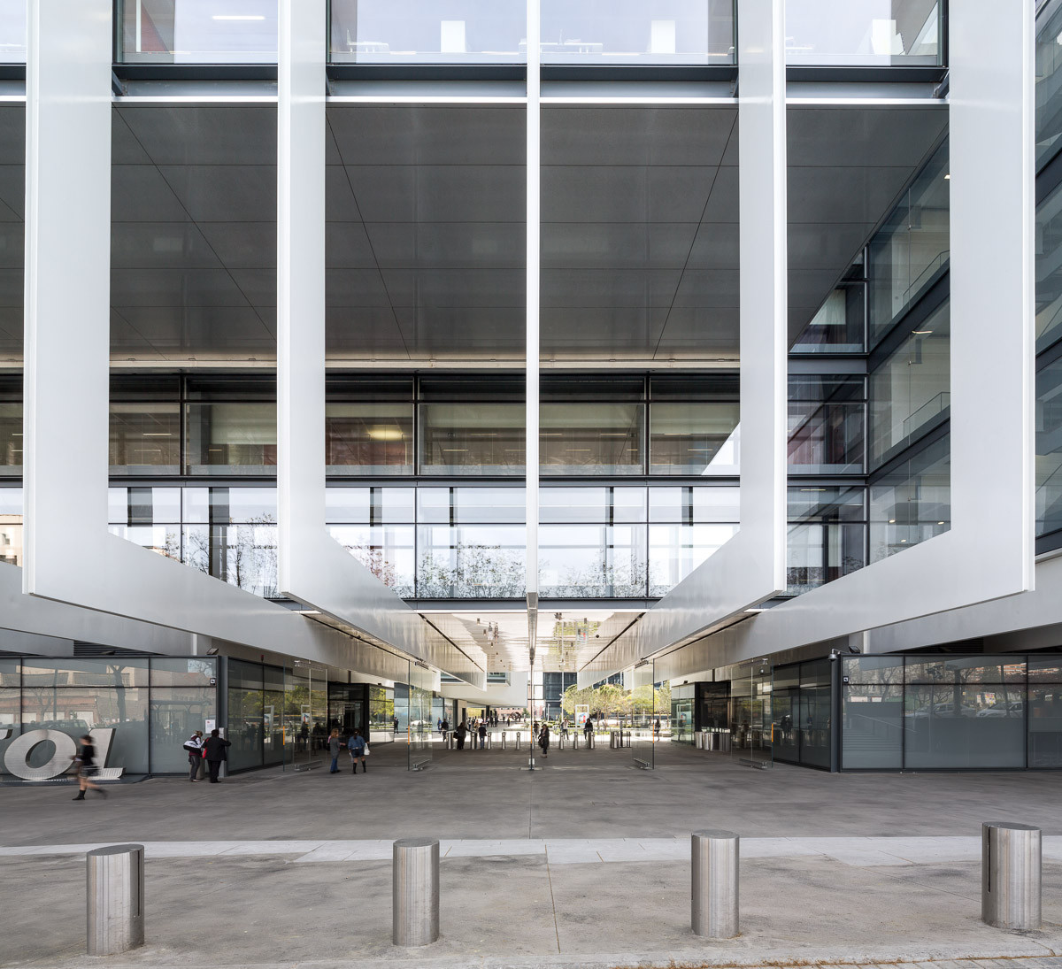 Gallery of Campus Repsol / Rafael de La-Hoz - 2