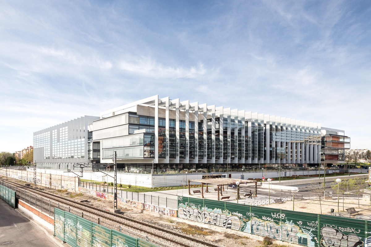 Gallery of Campus Repsol / Rafael de La-Hoz - 12