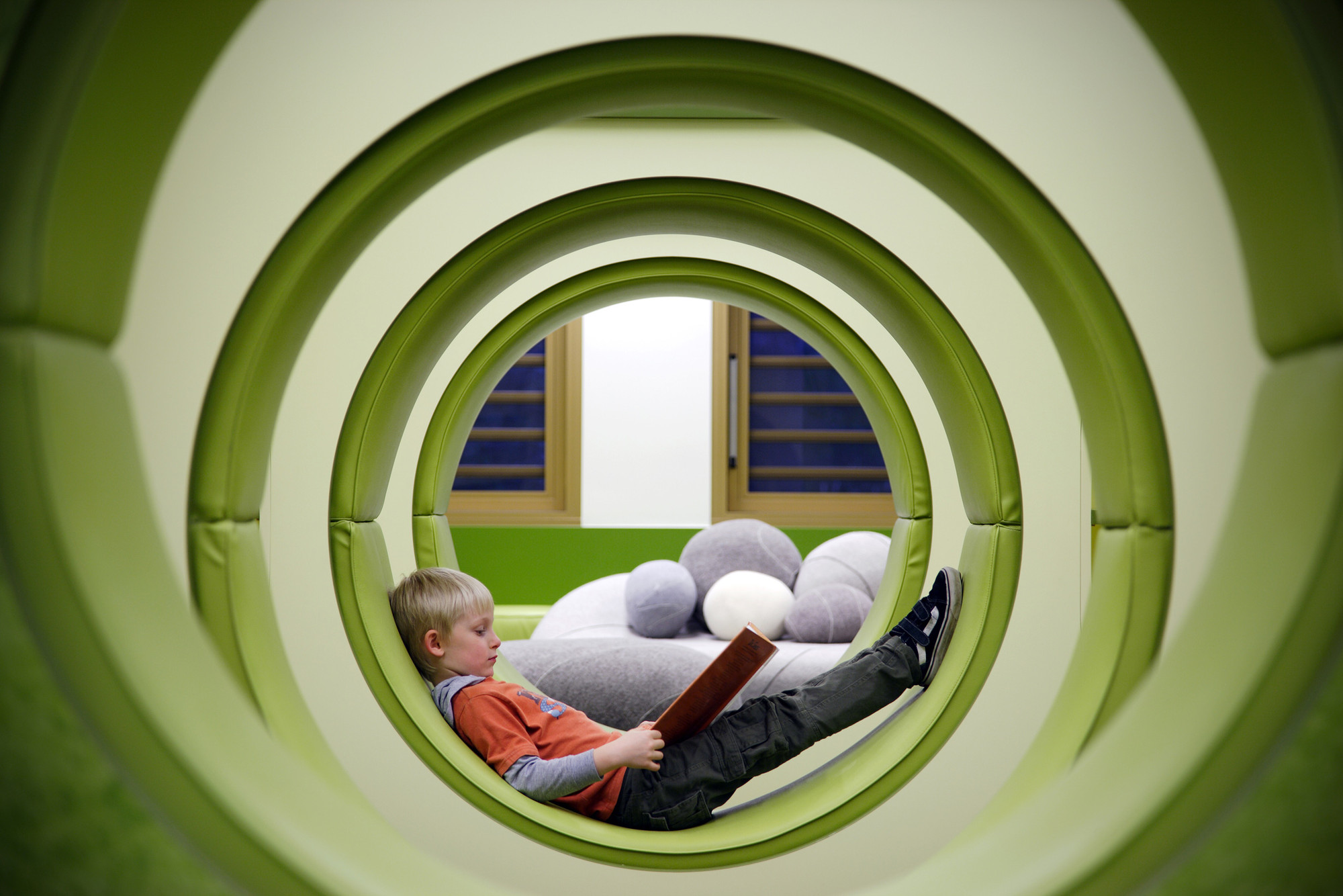 Gallery of Helensvale Branch Library and CCYC / Lahznimmo Architects ...