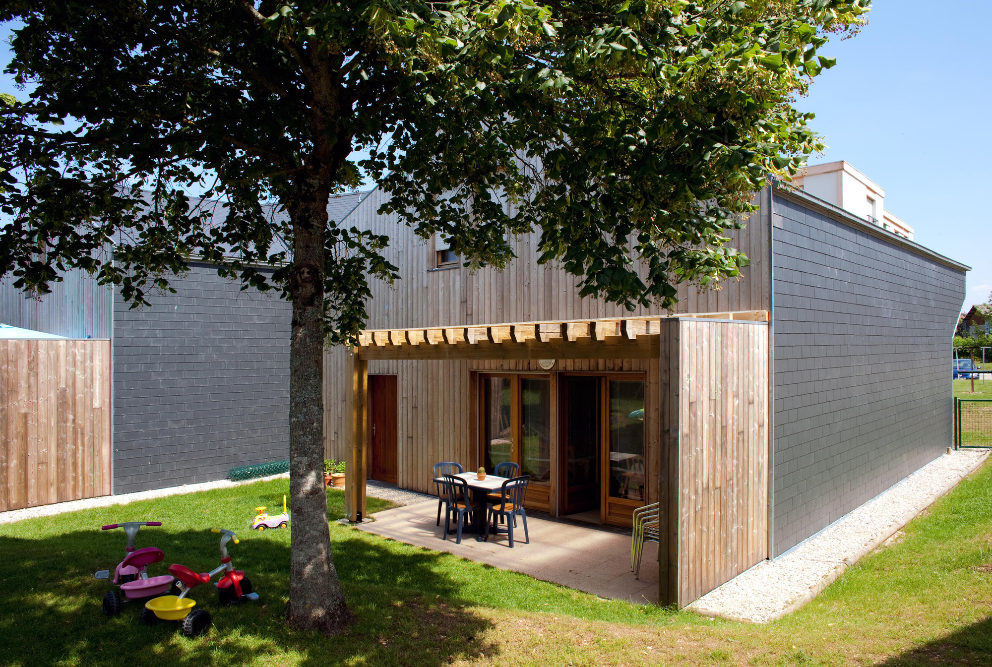 Gallery of 3 Social Houses / Zoomfactor Architectes + JB Poulain - 6