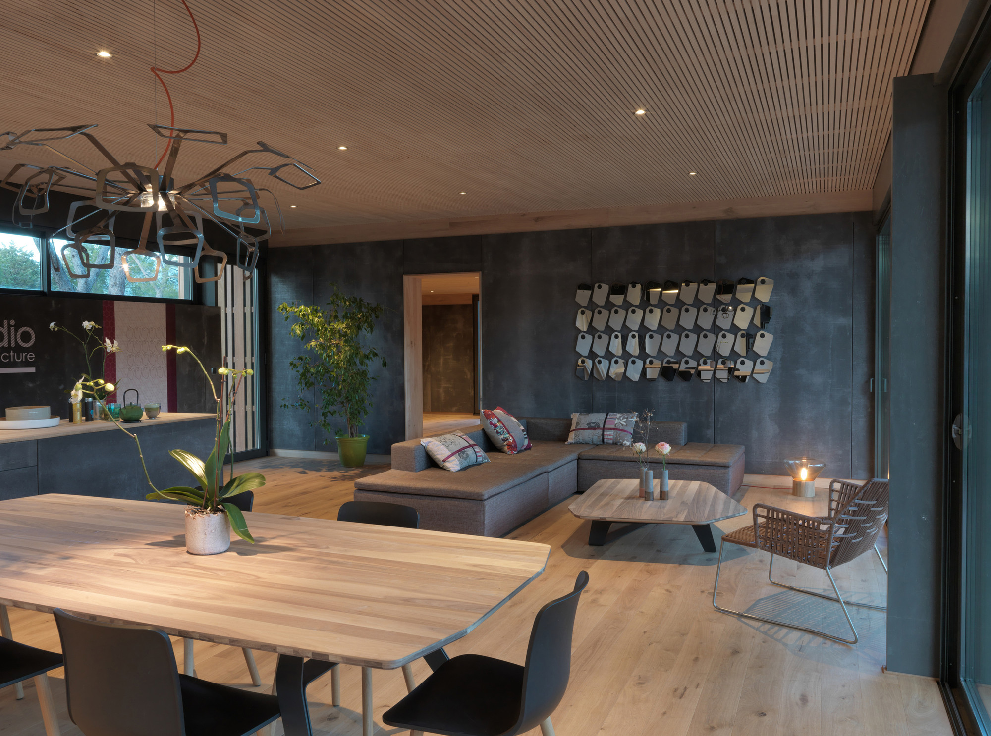 Gallery of Pop-Up House / Multipod Studio - 2