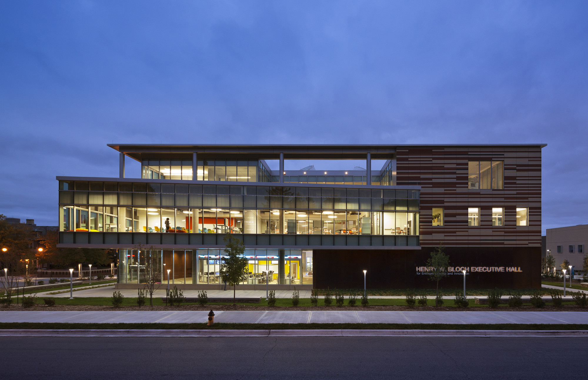 Gallery of Henry W Bloch Executive Hall at University / BNIM + Moore ...