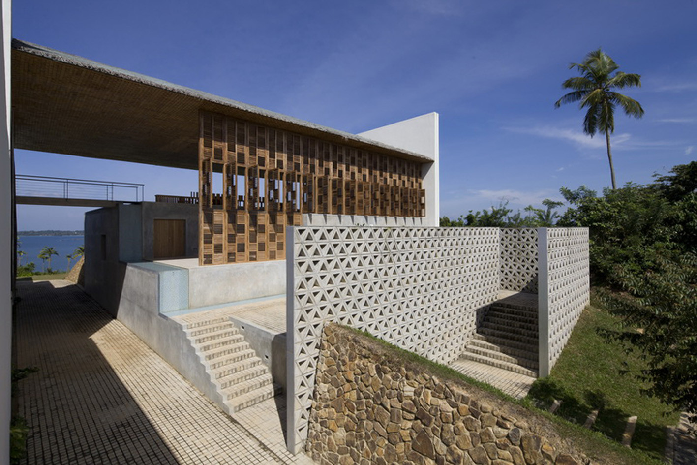 Gallery of Villa Vista / Shigeru Ban Architects - 11