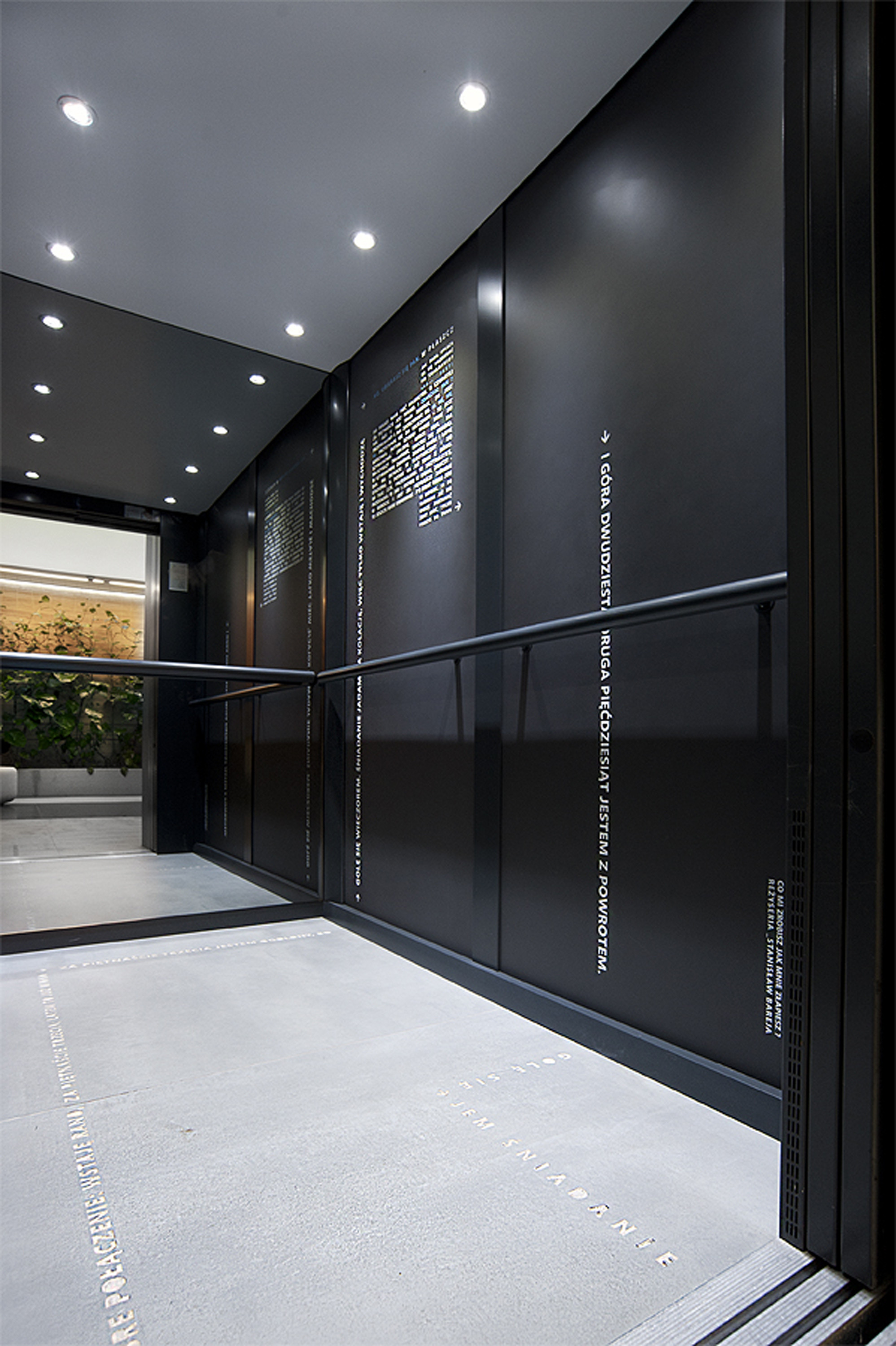 Gallery of Jet Office / Pracownia Architektonicza Insomina - 10