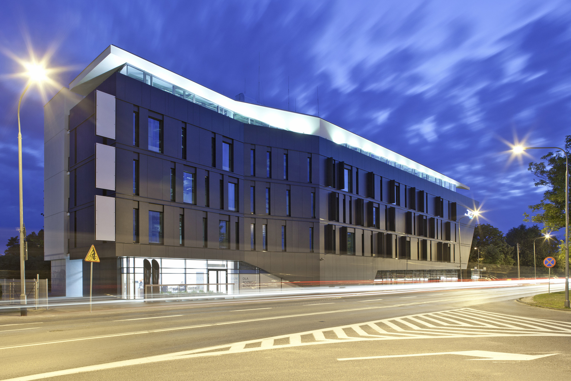 Gallery of Jet Office / Pracownia Architektonicza Insomina - 4