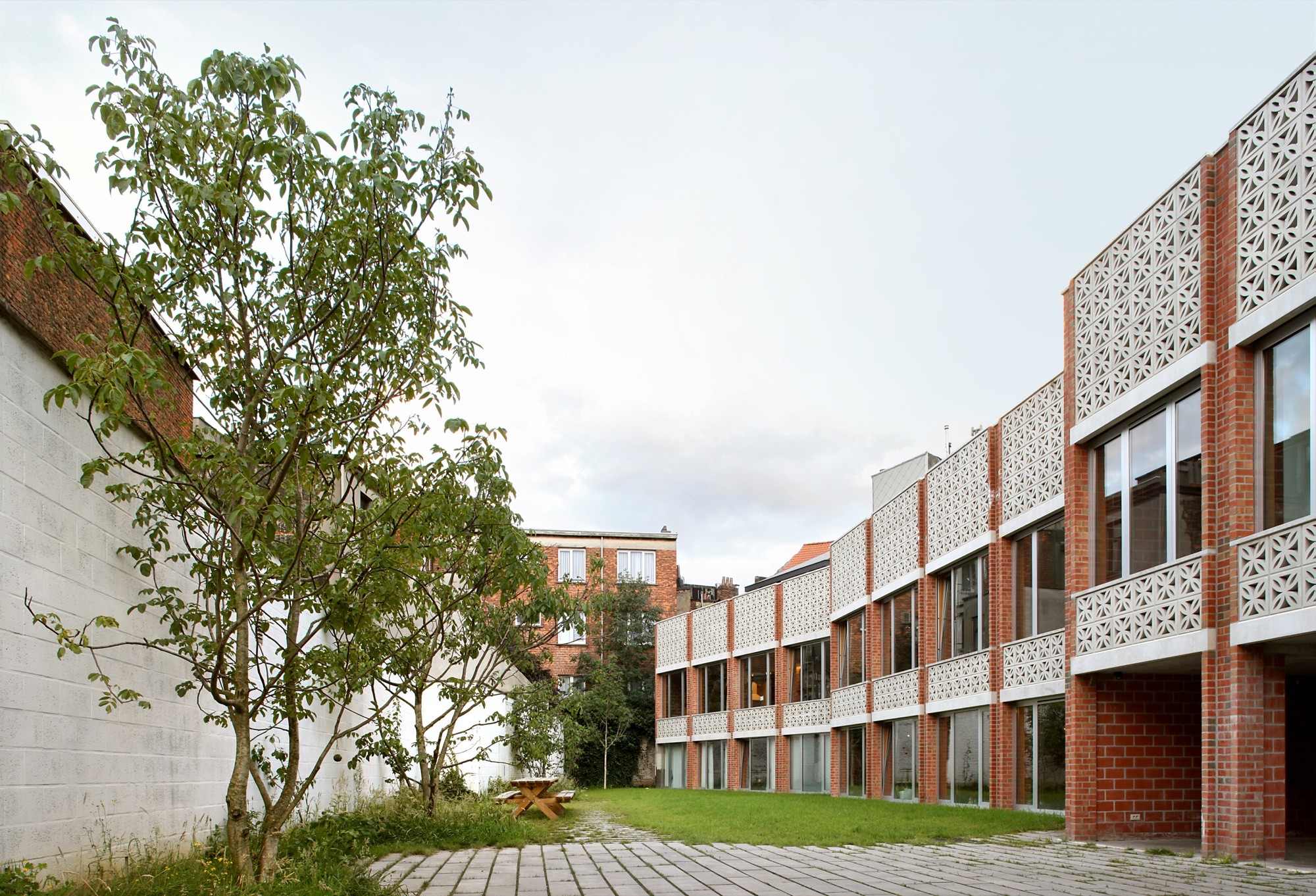 Gallery of Mixed use infill 3 houses and an office / Collectief Noord - 7